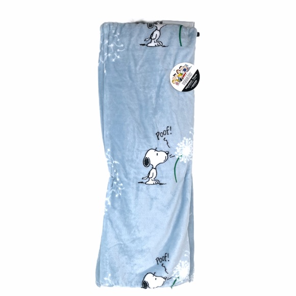Peanuts | Bedding | Peanuts Snoopy Blowing A Dandelion Throw Blanket ...